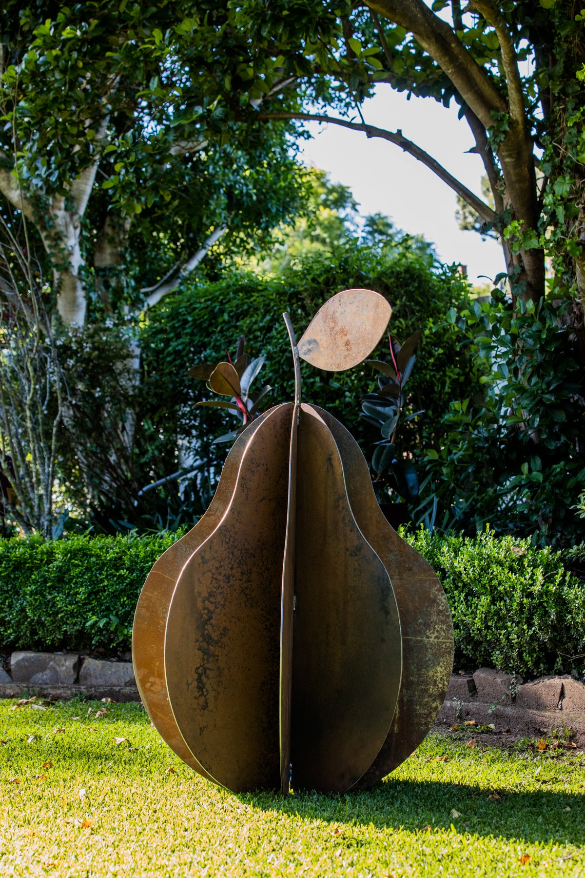 Large Pear Garden Sculpture – The Rusty Pot