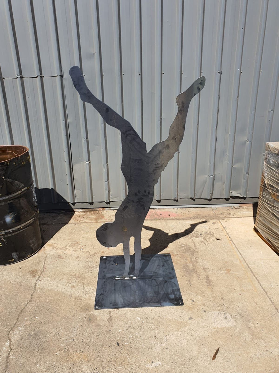 Handstand – The Rusty Pot